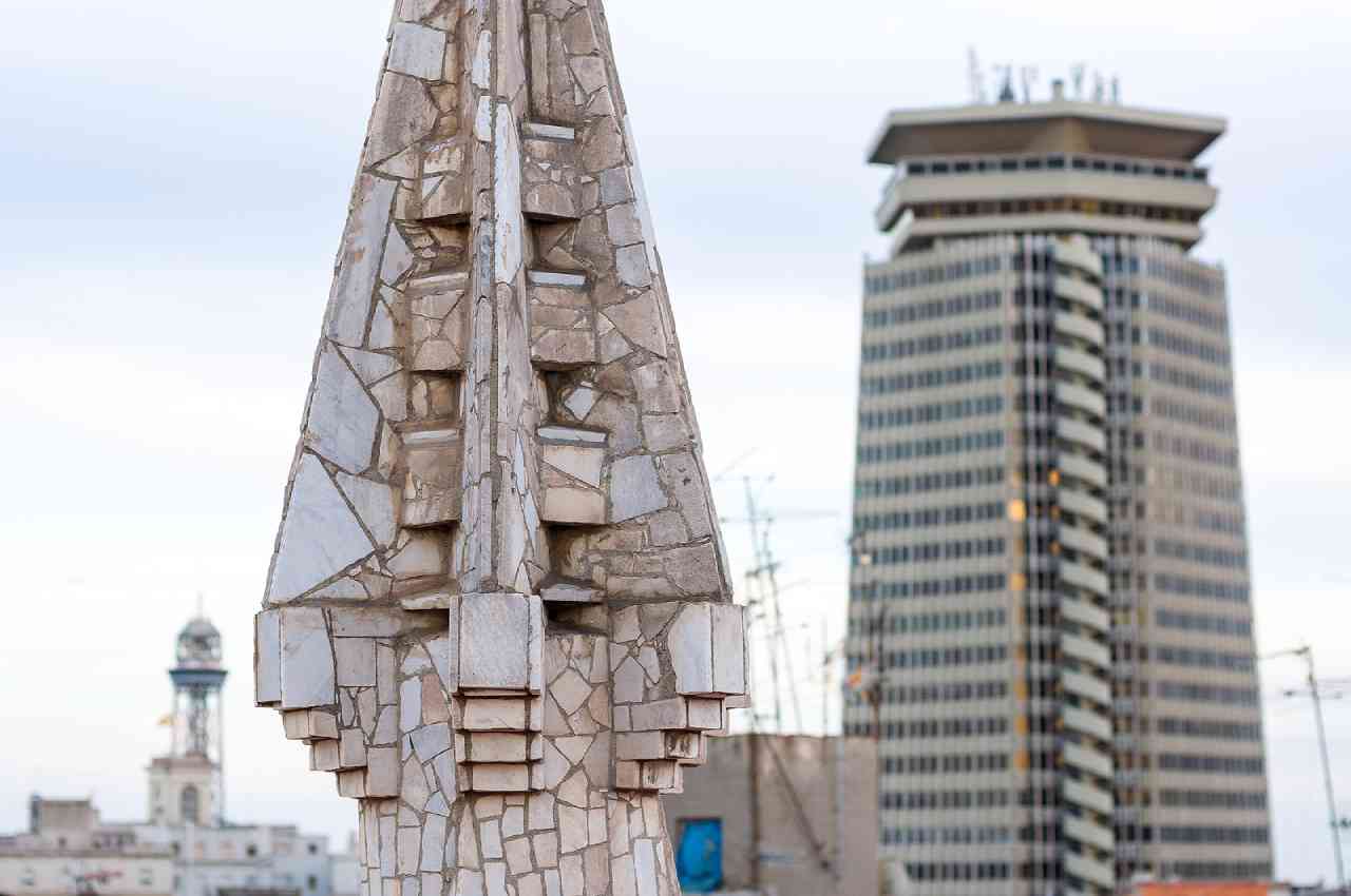 Design Of The Palace Guell Roof - Gaudi Chimney. - Hallo Barcelona